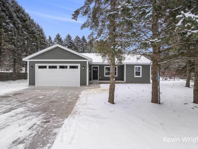 877 Amity Ave, Muskegon, MI 49442
