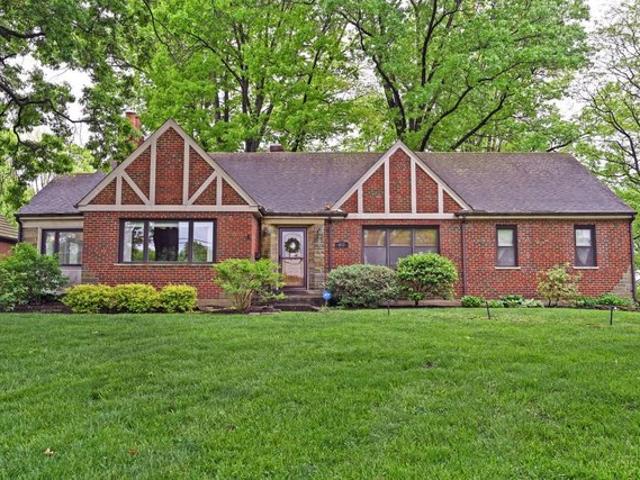 877 Finney Trl, Cincinnati, OH 45224