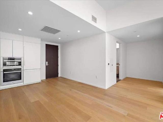 877 Francisco Street 607