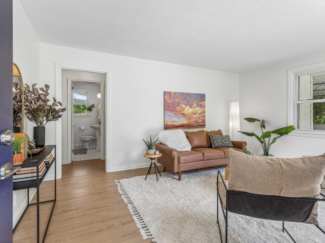 877 Kipling Dr