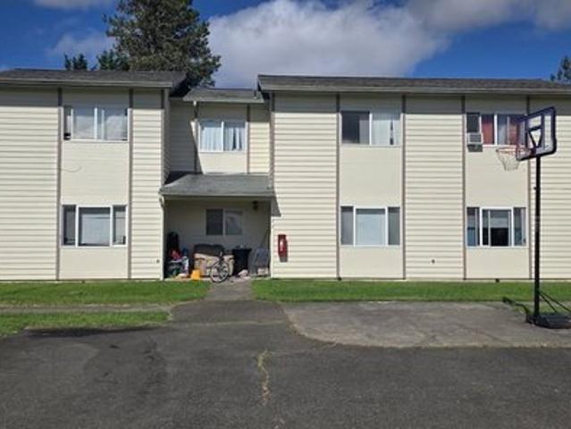 877 Landing St, Sutherlin, OR 97479