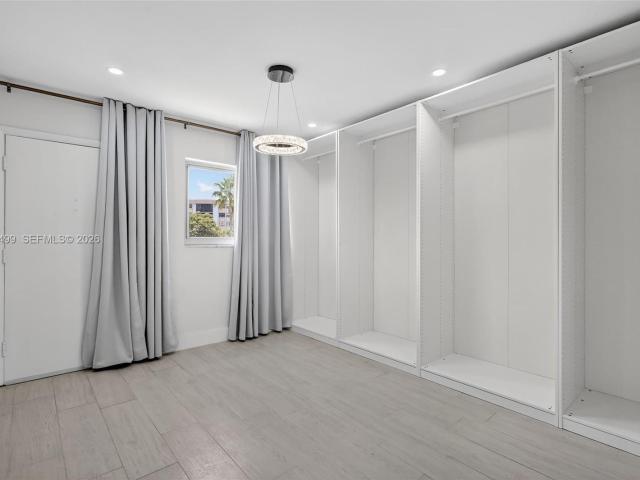 877 NE 195th St, Unit 422, Miami, FL 33179 | MLS #A12033
