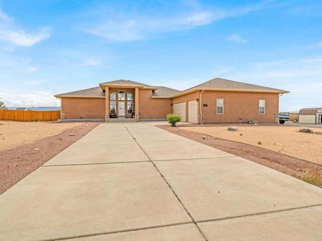 877 S Avenida del Oro W, Pueblo West, CO 81007