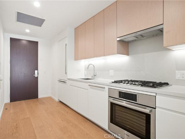 877 S Francisco Street 717