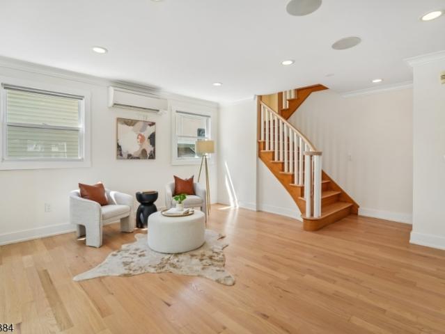 877 Park Ave