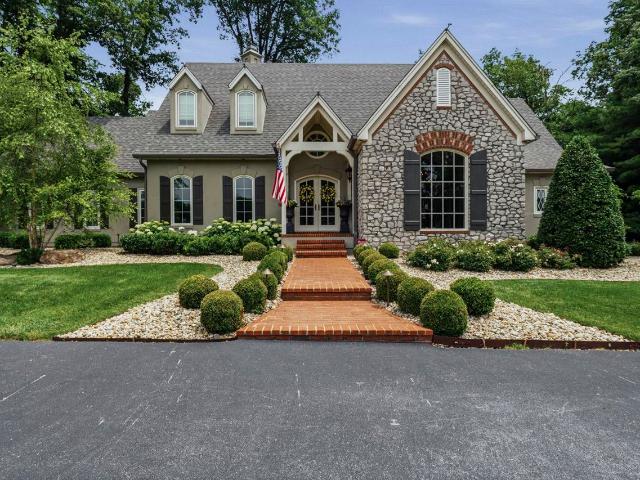 877 Rivergreen Lane