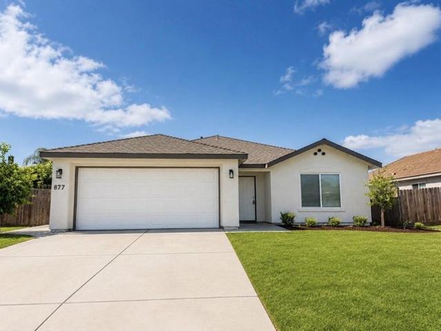 877 W McIntire Ave, Porterville, CA 93257