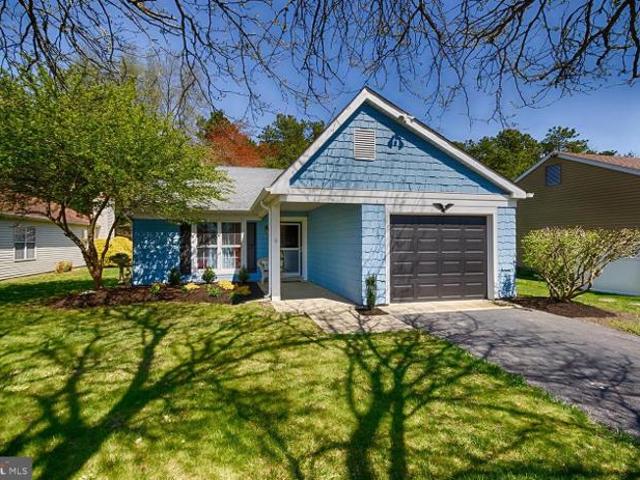 877 Westminster Dr N, Southampton, NJ 08088