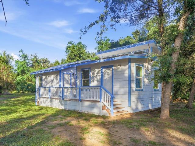 877 Yaupon Dr