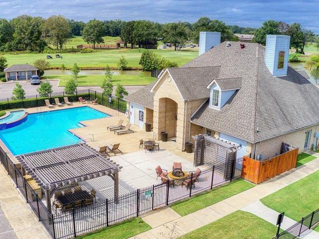 8786 N Creek Blvd, Southaven, MS 38671