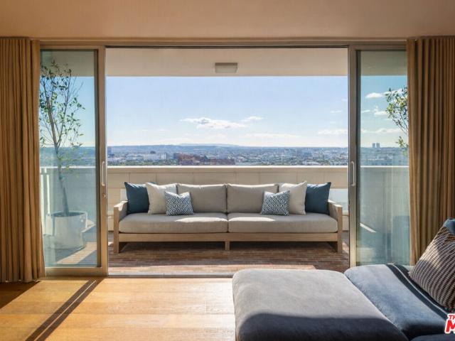 8787 Shoreham Drive 707