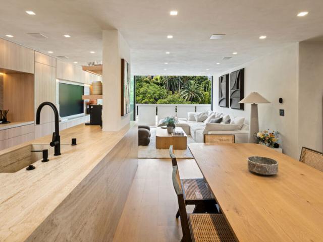 8787 Shoreham Drive 902
