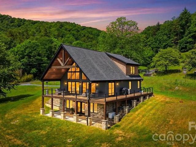 8788 Donald Barrier St, Newland, NC 28657
