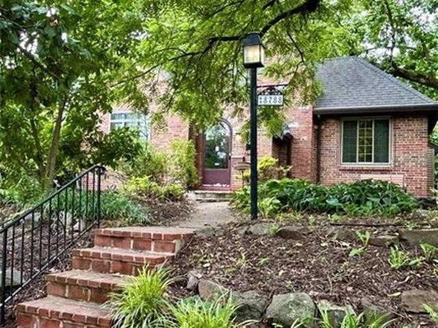 8788 Pine Ave, Saint Louis, MO 63144