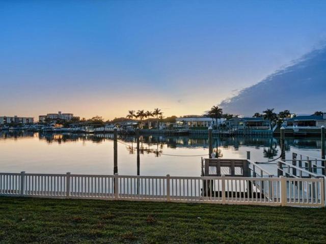 878 Harbor Is, Clearwater Beach, FL 33767