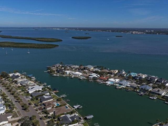 878 Harbor Is, Clearwater Beach, FL 33767