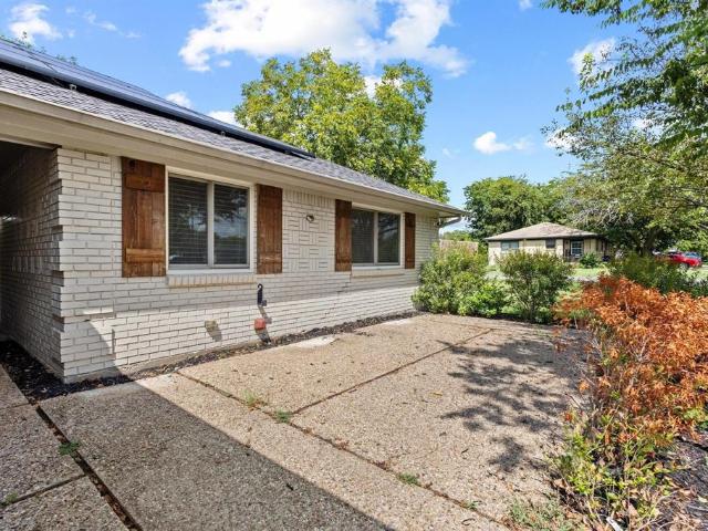 878 N Main Drive