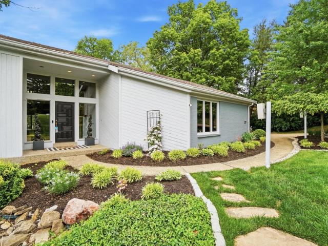 878 Squire Oaks Drive