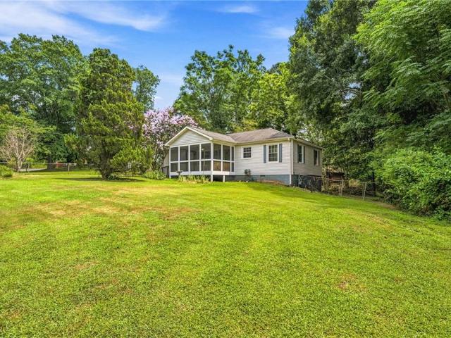 878 Wanda Circle