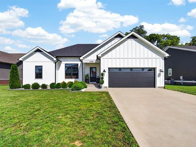 8798 Spartan Ct, Bowling Green, KY 42104