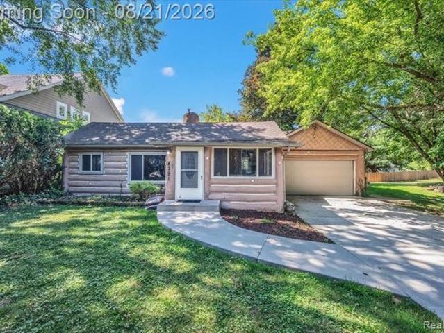 8791 Maplewood Ave, Independence, MI 48348
