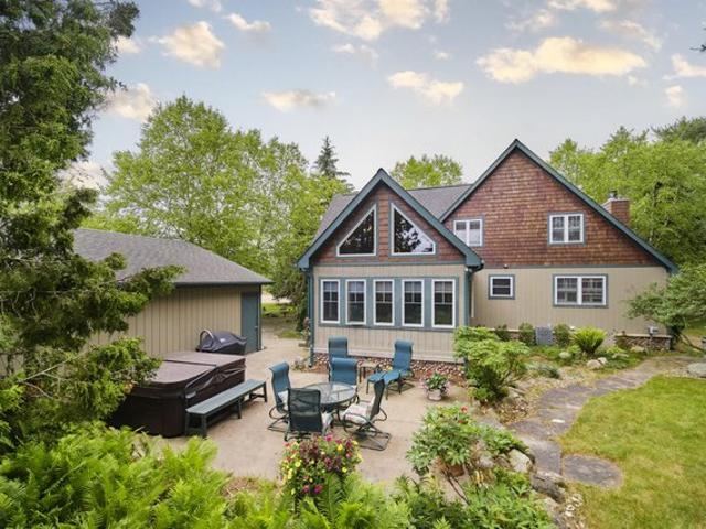 8792 S Greenway St, Onekama, MI 49675