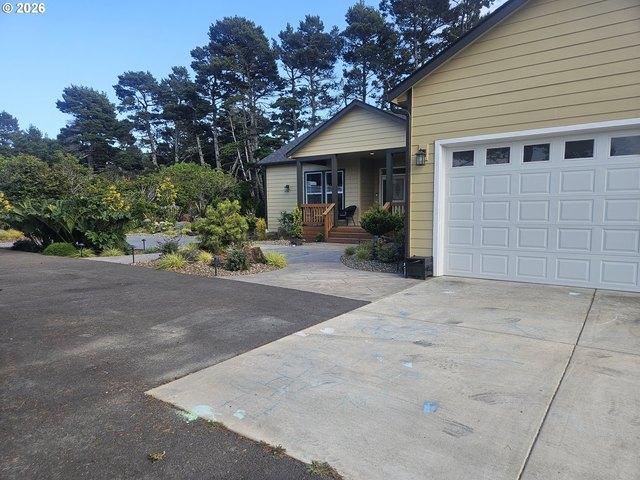 87932 Limpit Ln, Florence, OR 97439