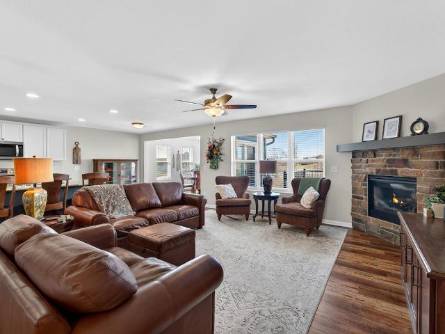 879 Amber Ln