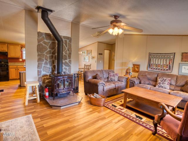 879 geronimo Lane