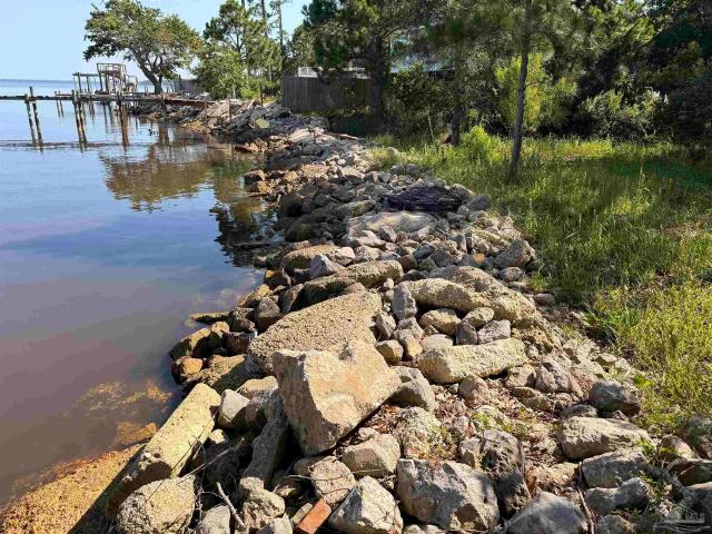 879 Dolphin Rd, Milton, FL 32583 | MLS #685381
