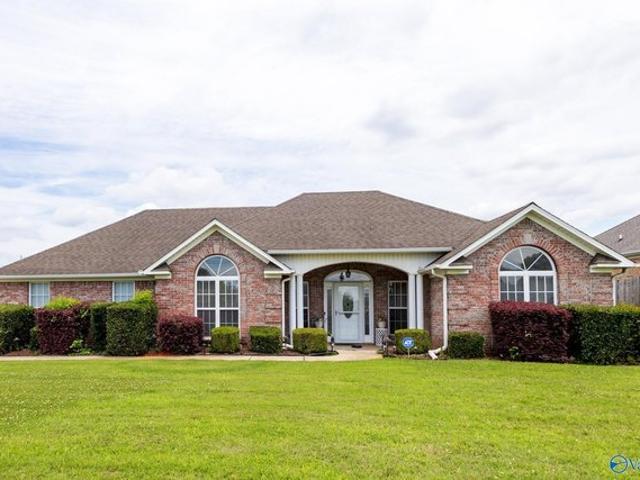 879 Dan Tibbs Rd NW, Huntsville, AL 35806