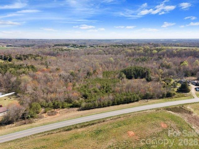 879 E Memorial Hwy, Harmony, NC 28634