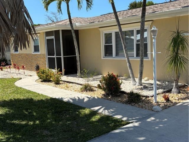 879 Lake McGregor Dr, Fort Myers, FL 33919 | MLS #2026017 | Compass