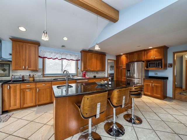 879 Lakeside Drive