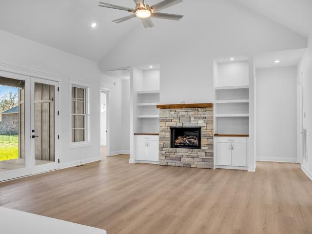 879 Shady Bluff Trl