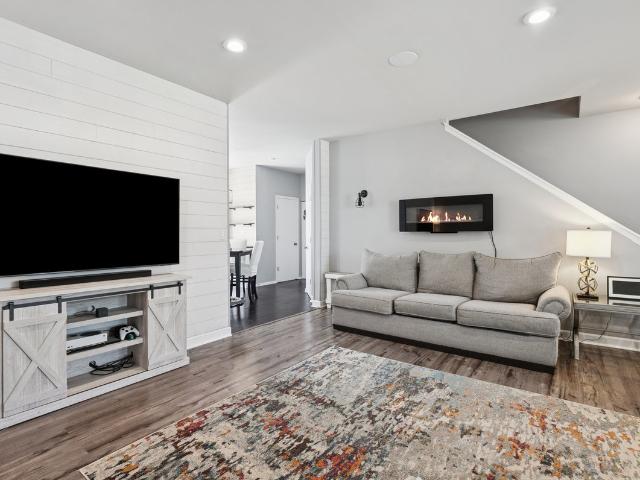 879 Sioux Drive