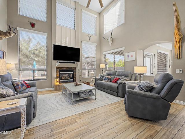 879 w holstein trail