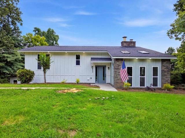 8804 Point South Ln, Chattanooga, TN 37421