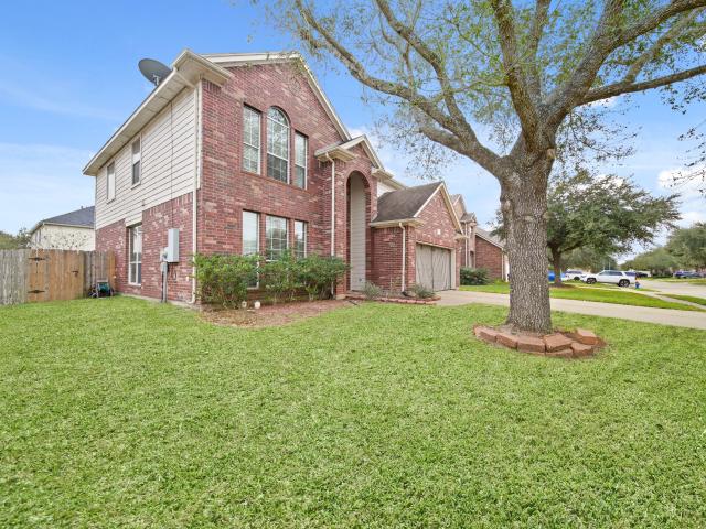 8804 Sunforest Ln, Pearland, TX 77584 | MLS #86820 | Compass