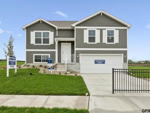 8804 S 185th St, Gretna, NE 68136