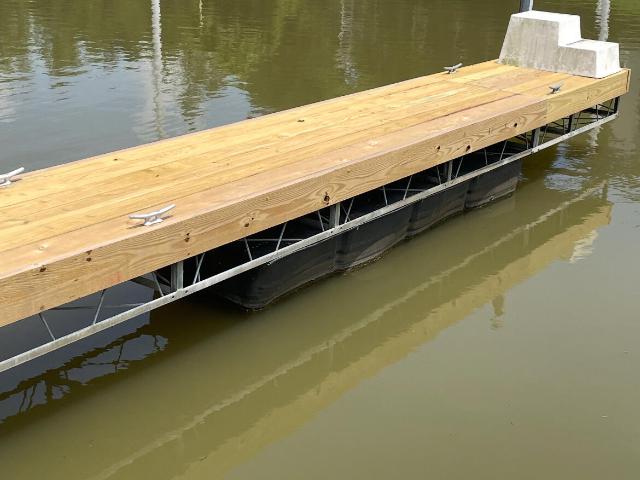 8804 US Highway 42 slip #43