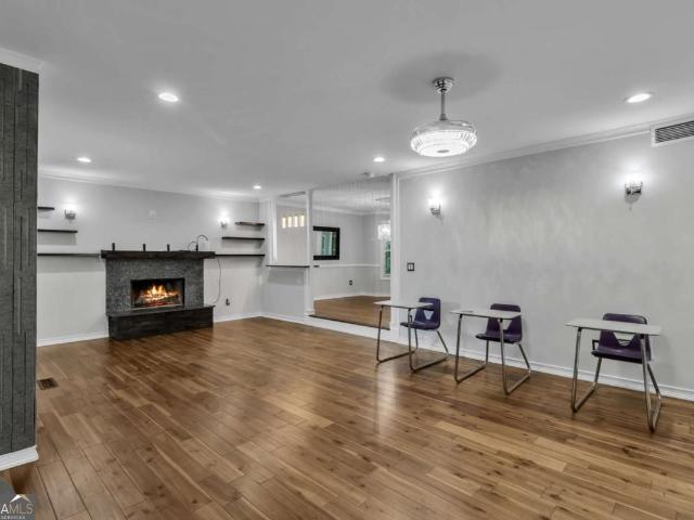 8804 willow creek