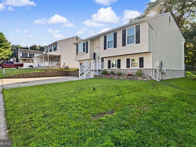 8805 Golden Tree Lane