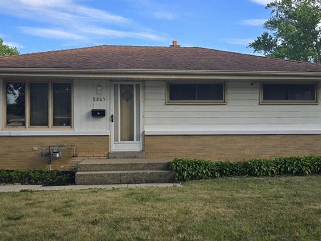 8805 W Bender Ave, Milwaukee, WI 53225