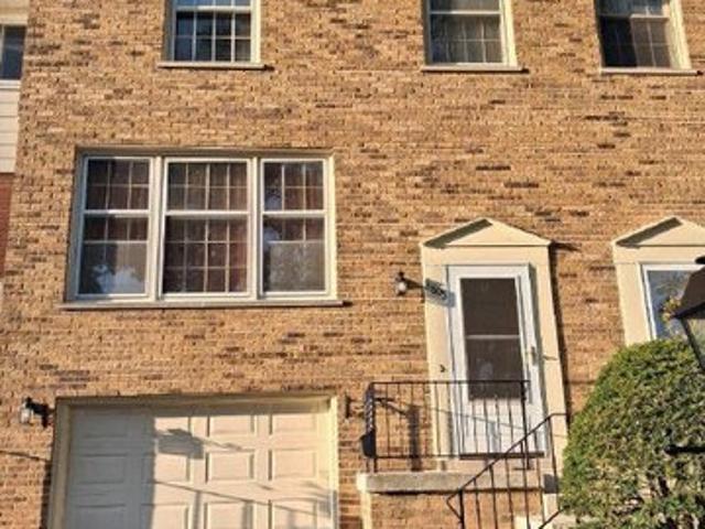8805 44th Pl, Brookfield, IL 60513