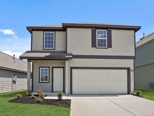 8806 Black Oak Dr, Elmendorf, TX 78112
