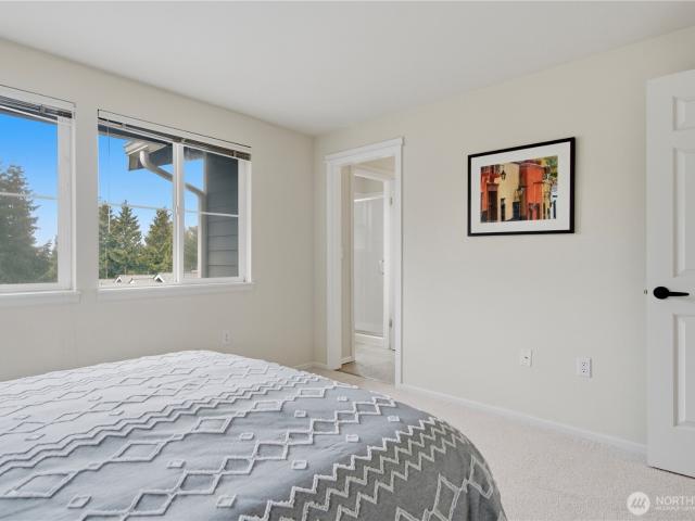 8806 rd Ln NE, Unit 8806, Kirkland, WA 98033 | MLS #2545