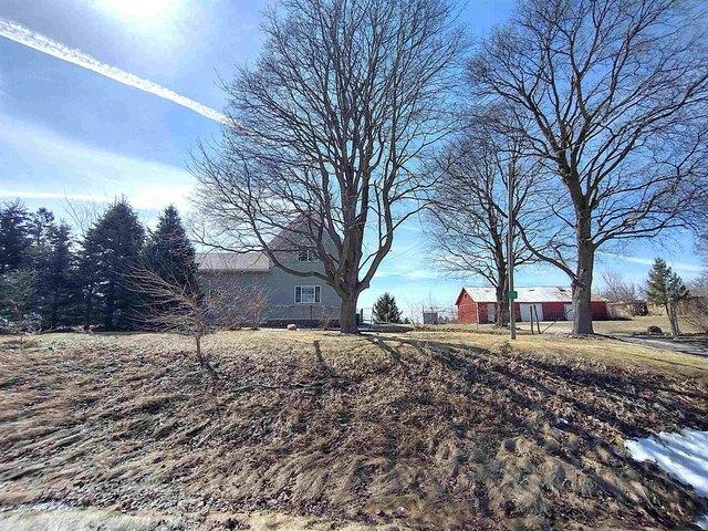 8806 Trask Bridge Rd, Rockford, IL 61101