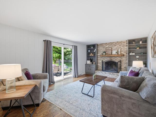 8807 Greenhill Ln