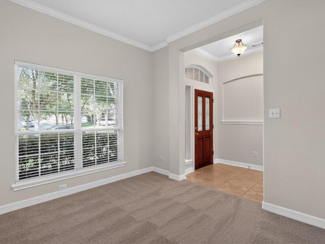 8807 Wenona Walk
